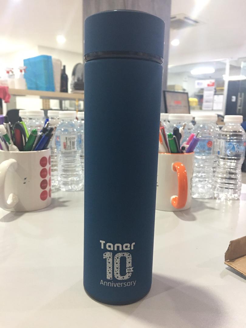 Silk Screen Printing on Flask / Water Bottle - Hosanna Marketing