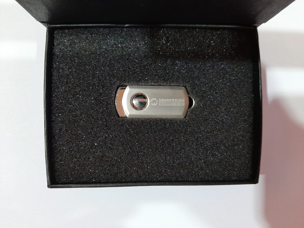 SWIVEL METAL USB IN GIFT BOX - Hosanna Marketing